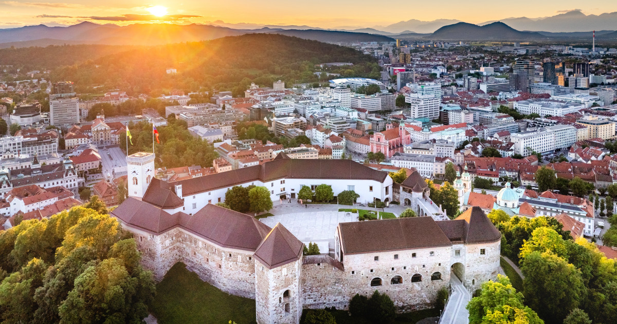 Ljubljanski grad v preteklem letu in vpogled v 2026 & Mestna občina ...
